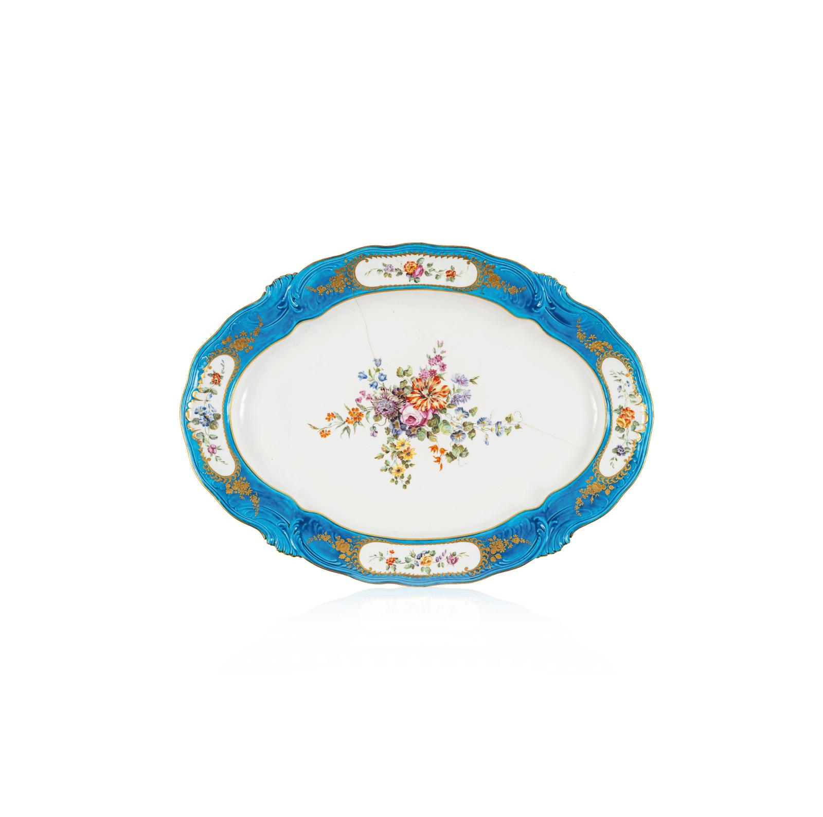 Un plat XXL en porcelaine de Vincennes... | Gazette Drouot